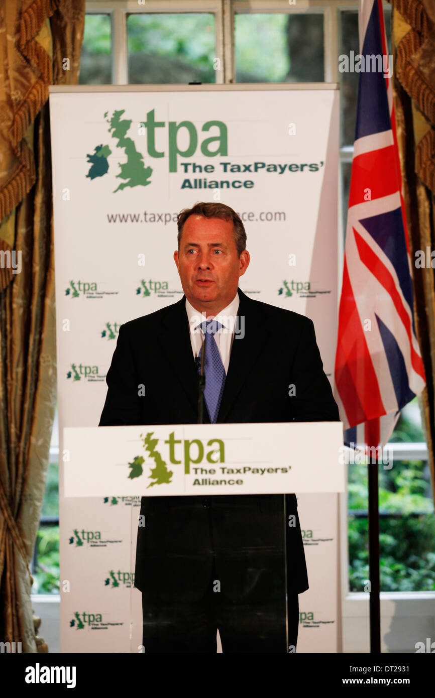 Former defence secretary liam hi-res stock photography and images - Alamy