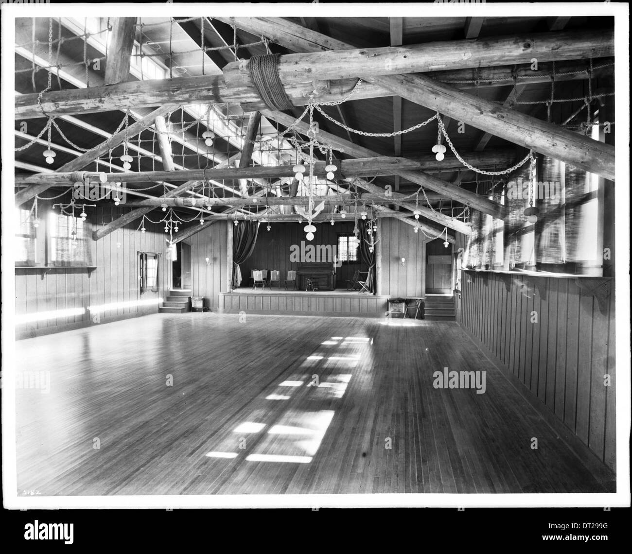 Beach 1905 hi-res stock photography and images - Alamy