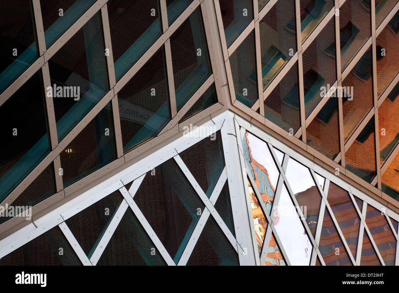 Triangle glass building hi-res stock photography and images - Alamy