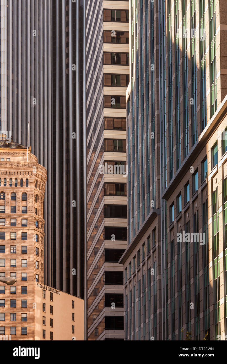 Abstract skyscrapers hi-res stock photography and images - Alamy