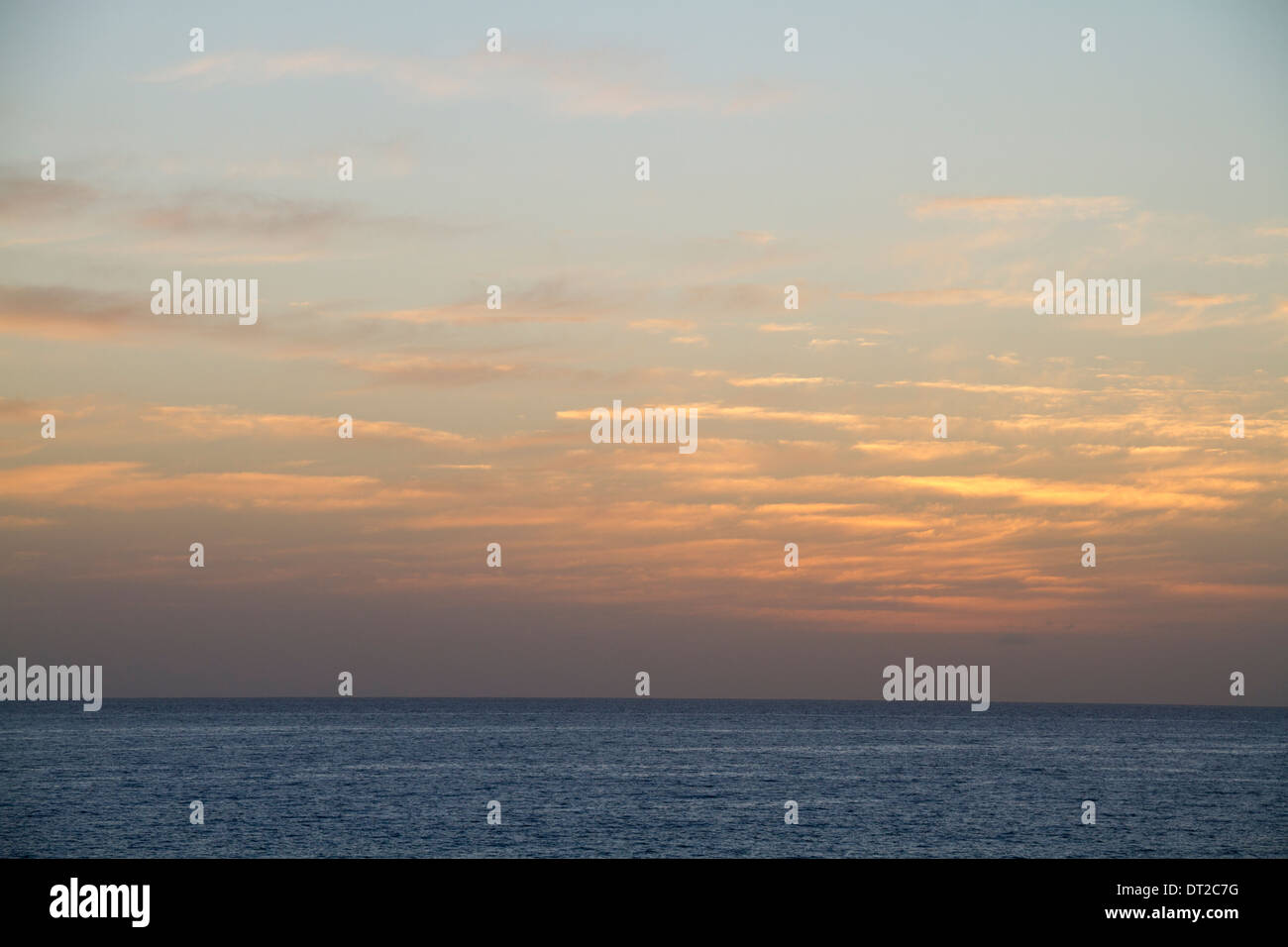 Golden dawn sky hi-res stock photography and images - Alamy