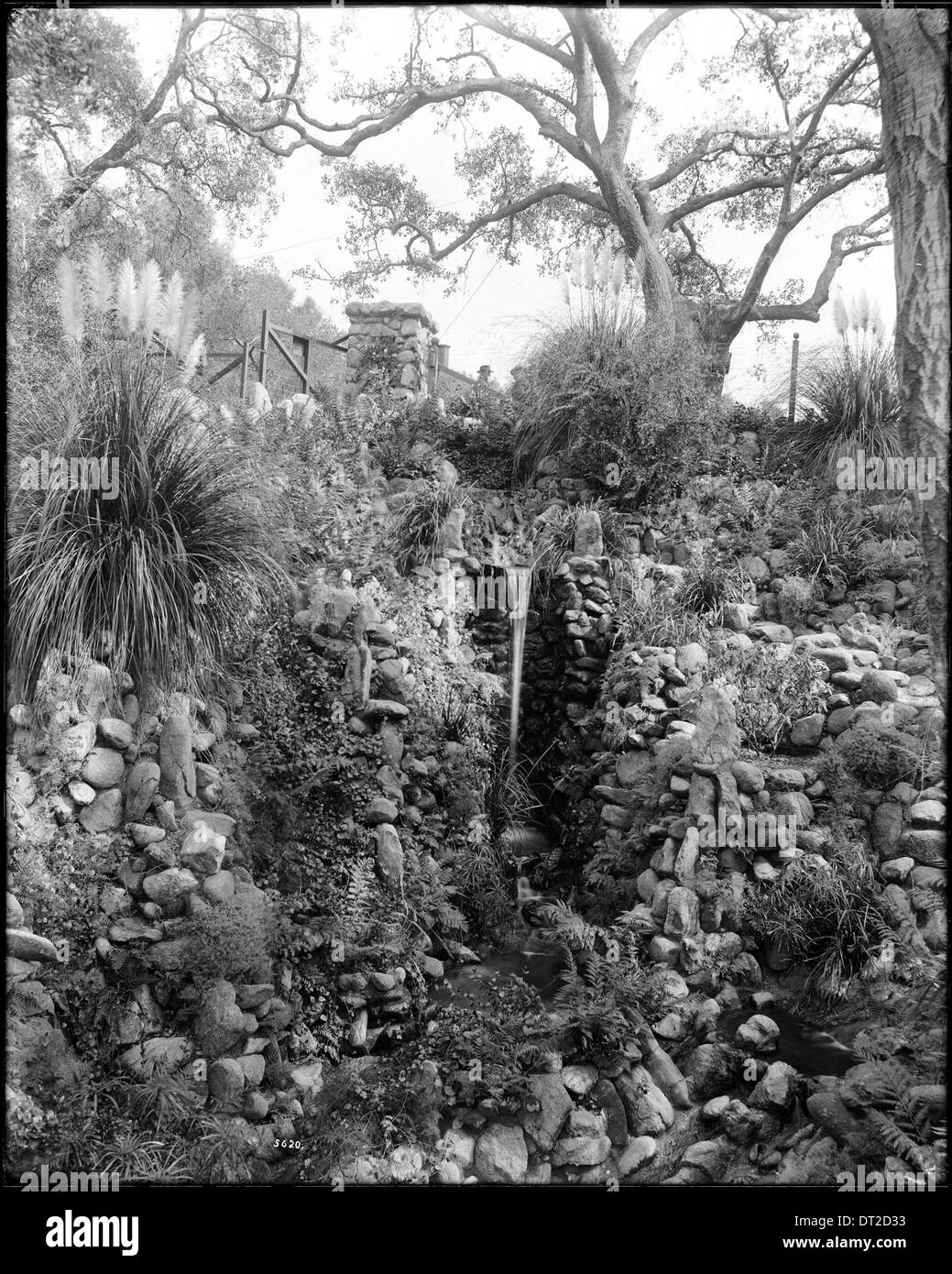 Garden sunken water feature Black and White Stock Photos & Images - Alamy