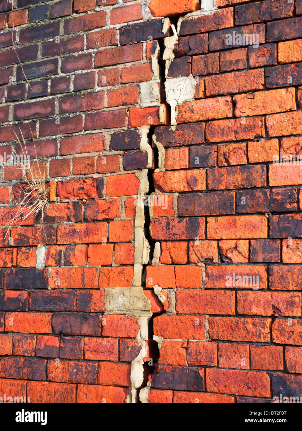 Old Brick Bridge Uk High Resolution Stock Photography and Images - Alamy