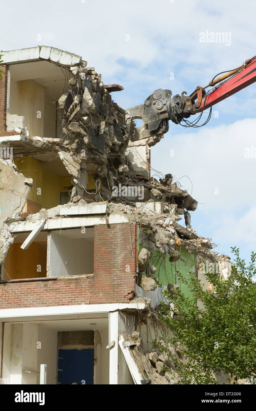 Block of flats collapse hi-res stock photography and images - Alamy
