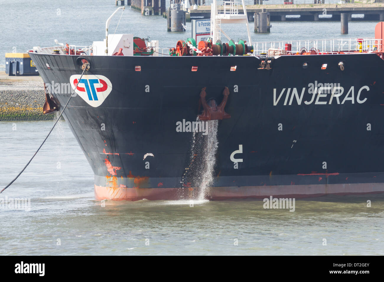 Leaking oil tanker hi-res stock photography and images - Alamy