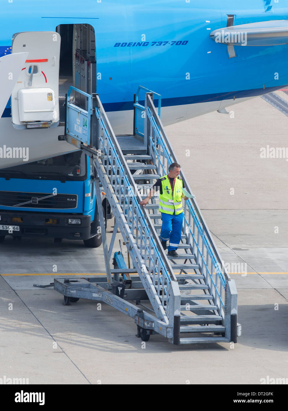 Boarding ramp plane door hi-res stock photography and images - Alamy