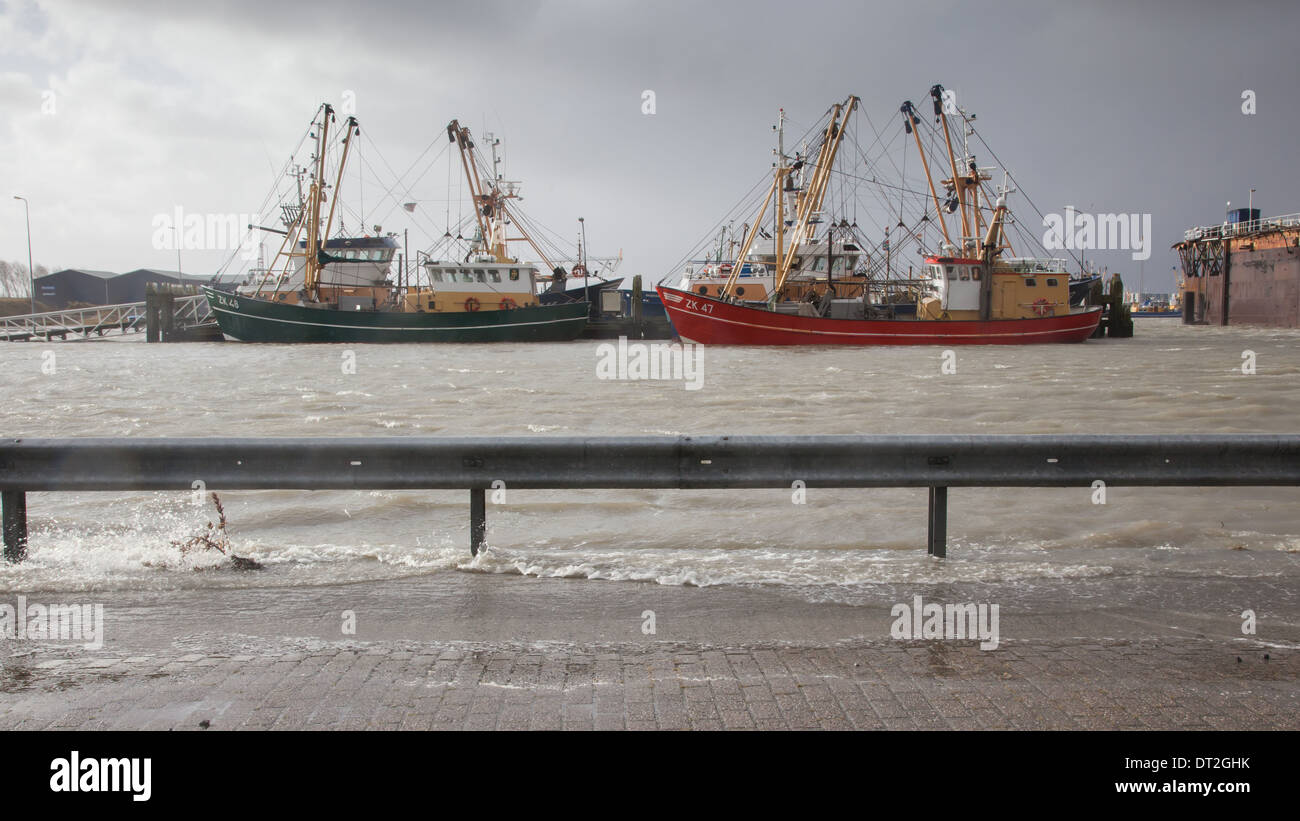 Extreme high tide at the dikes of the dutch coastal works Stock Photo ...