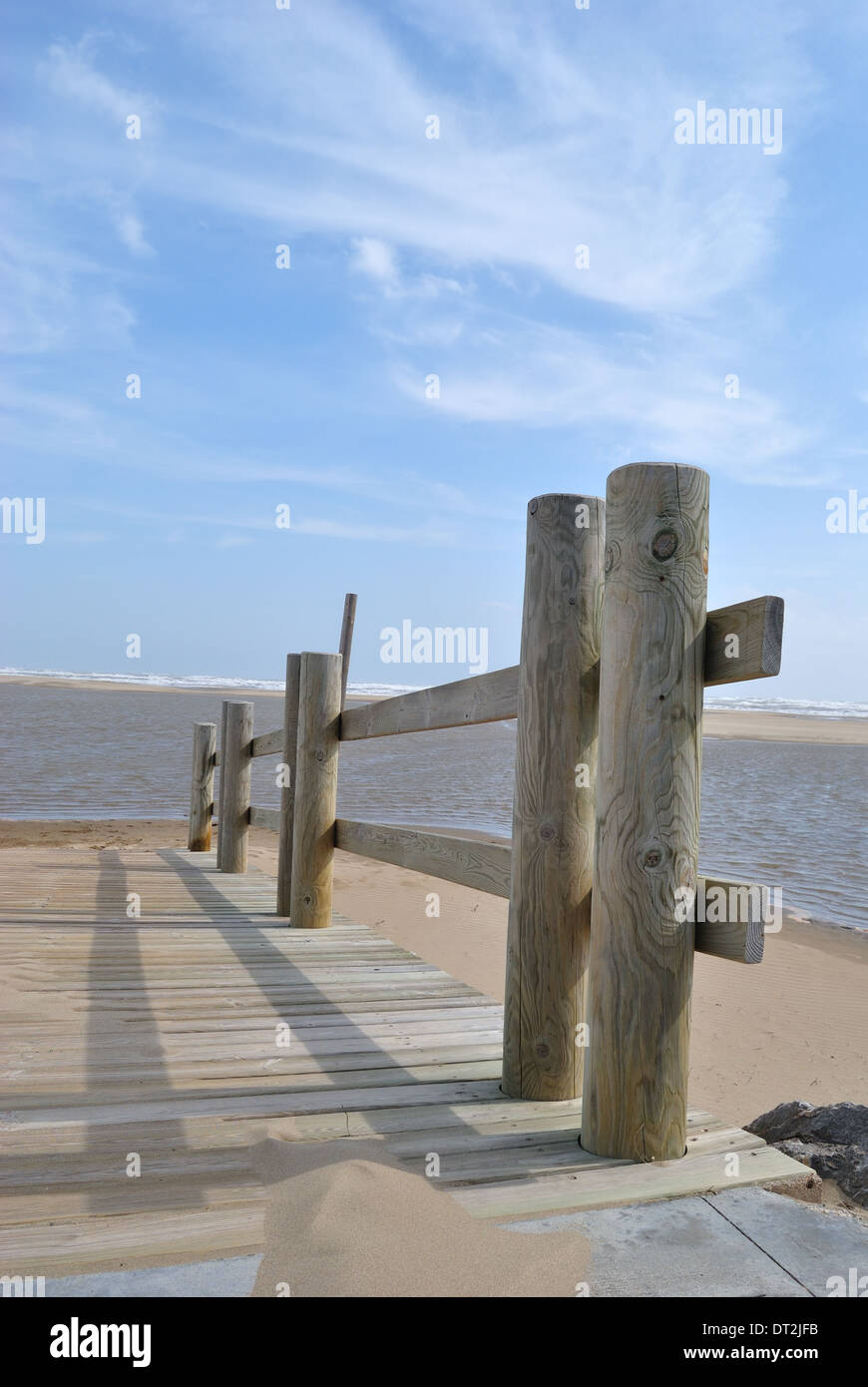 Beach Wood Railing Trex Introduces New All In One Railing Post Sleeve