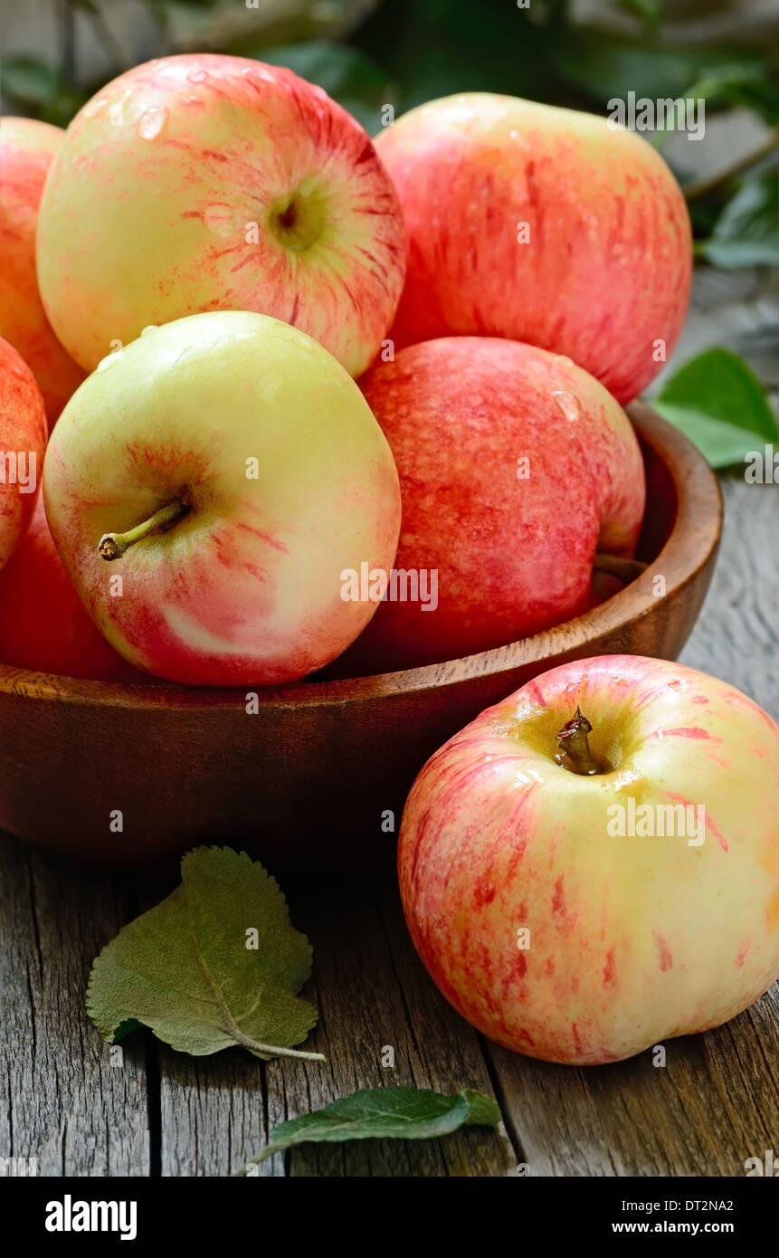 Wet table is a lot of hi-res stock photography and images - Alamy