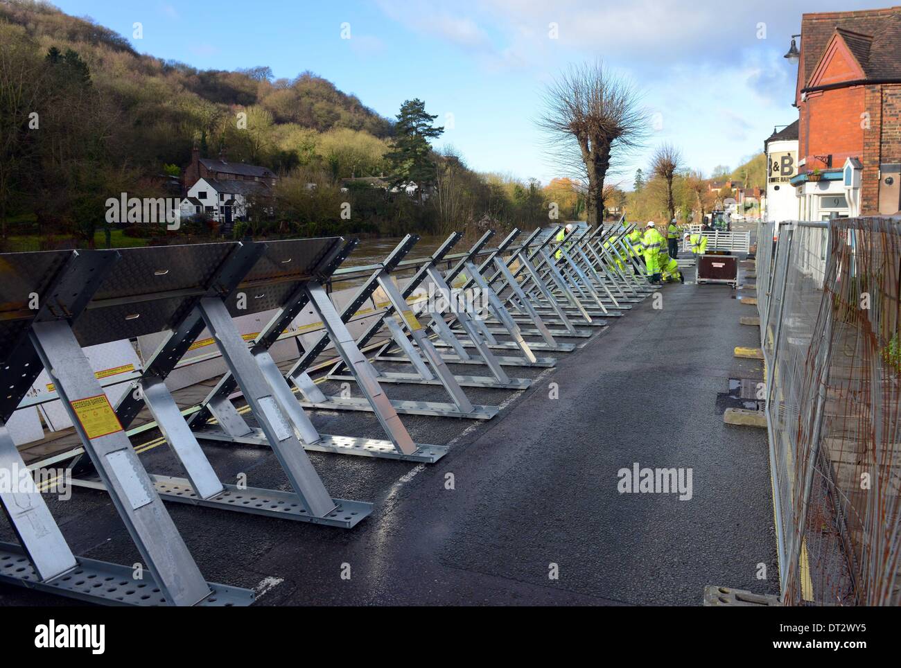 Uk flood defences hi-res stock photography and images - Alamy