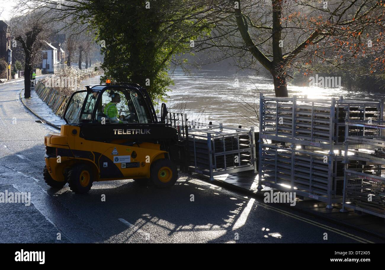 Flood protection defences uk hi-res stock photography and images - Alamy