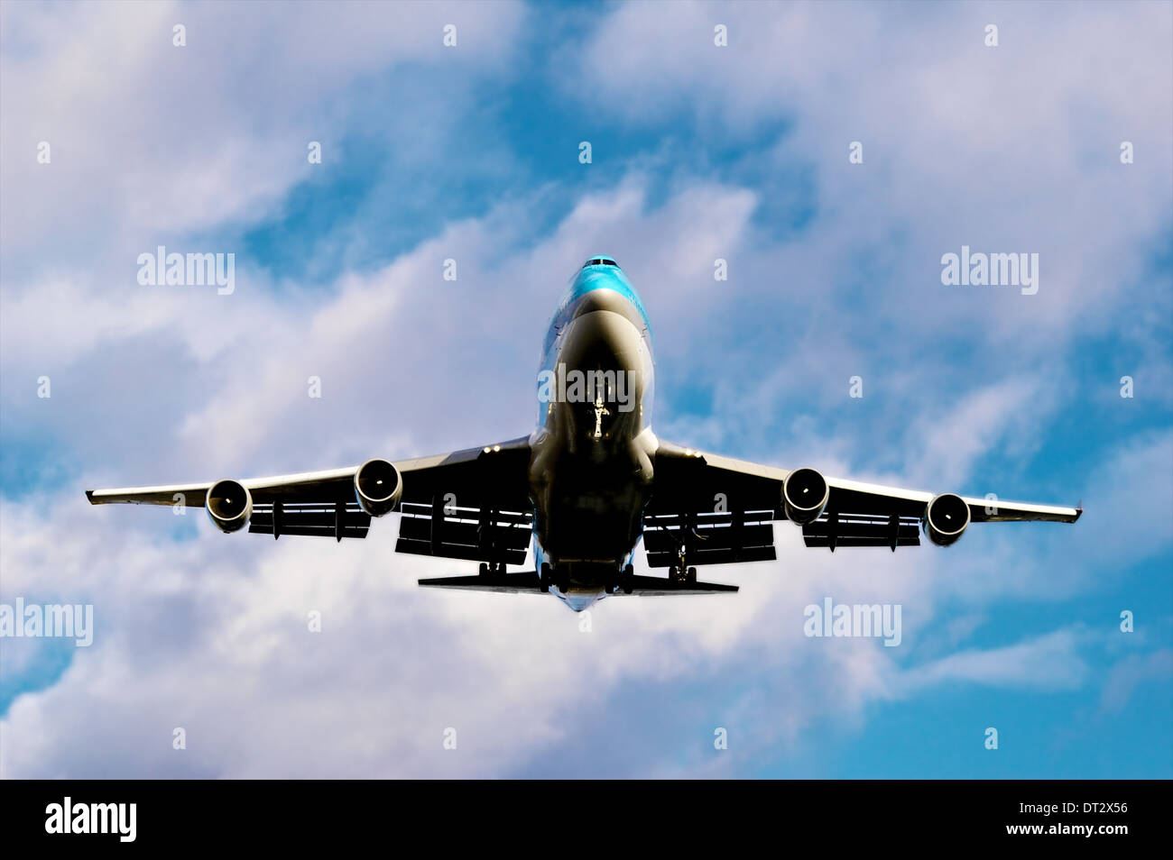 Passenger aircraft landing in London, UK Stock Photo - Alamy