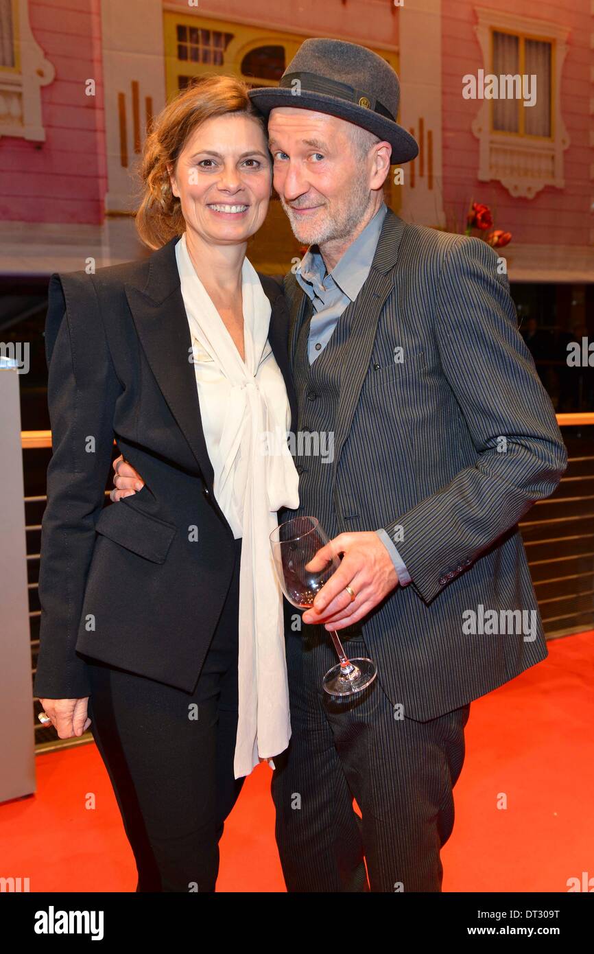 Berlin, Germany. 6th February 2014. Actor Peter Lohmeier an wife Sarah ...