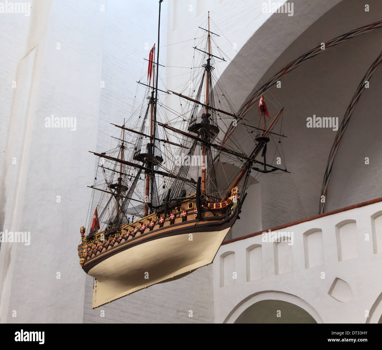 Old sail ship 18th century hi-res stock photography and images - Alamy