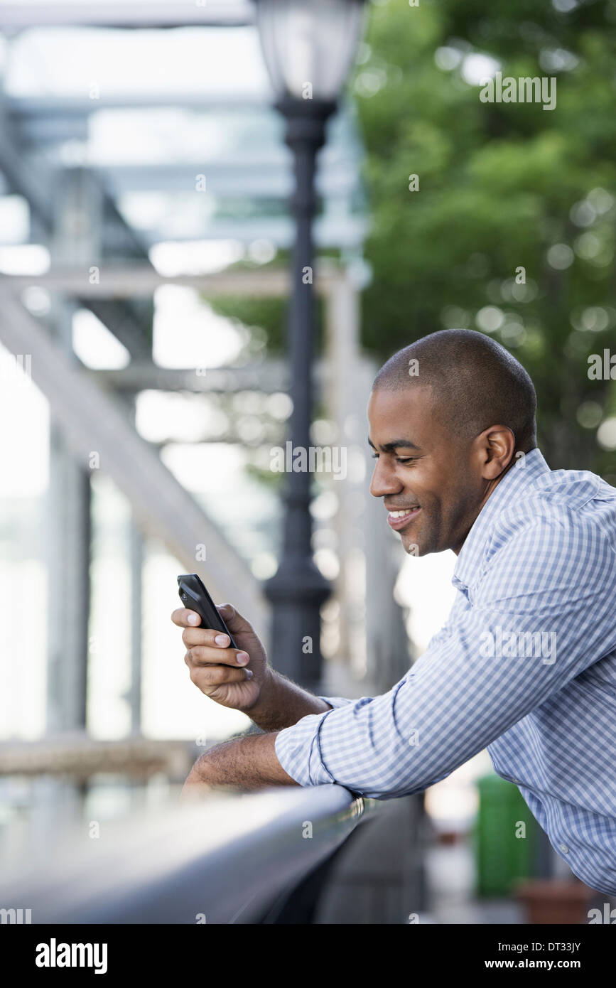 Shirtsleeves hi-res stock photography and images - Alamy