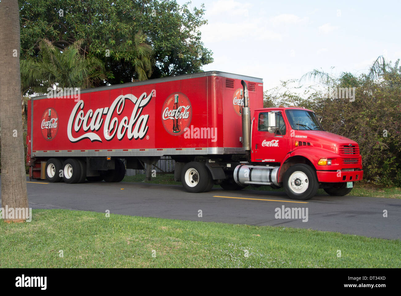 Red coke truck hi-res stock photography and images - Alamy