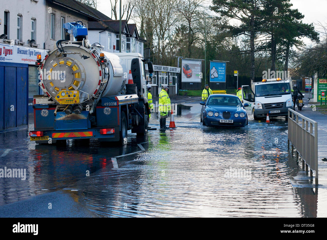 Whyteleafe, Purley, Surrey. Friday 7th February 2014. Flooding closes ...