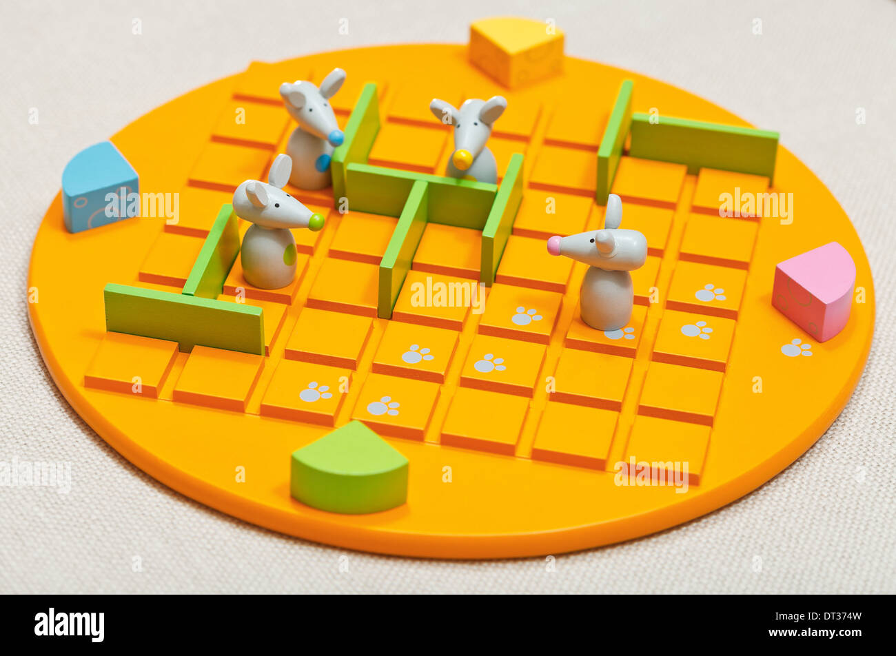 board game Quoridor Kid Stock Photo - Alamy