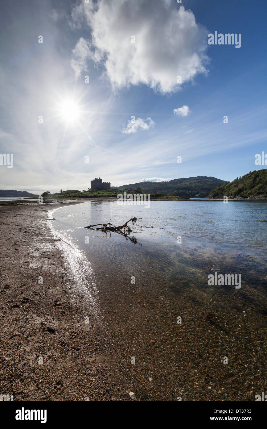 Tidal causeway to Castle Tioram at Loch Moidart in Scotland Stock Photo ...