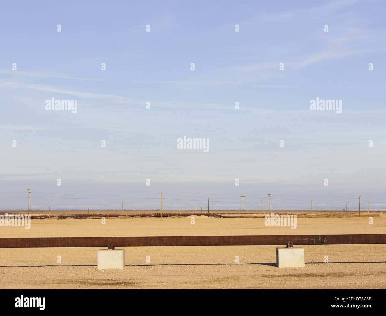 Elevated oil pipeline in the Midway-Sunset oil fields, the largest ...