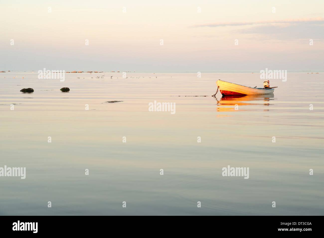 Row boat image hi-res stock photography and images - Alamy