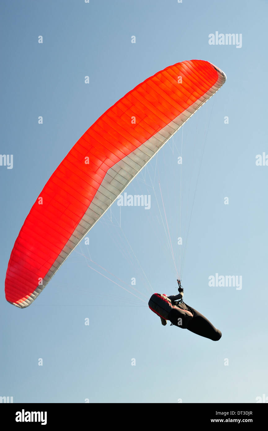 Paragliding fun hi-res stock photography and images - Alamy