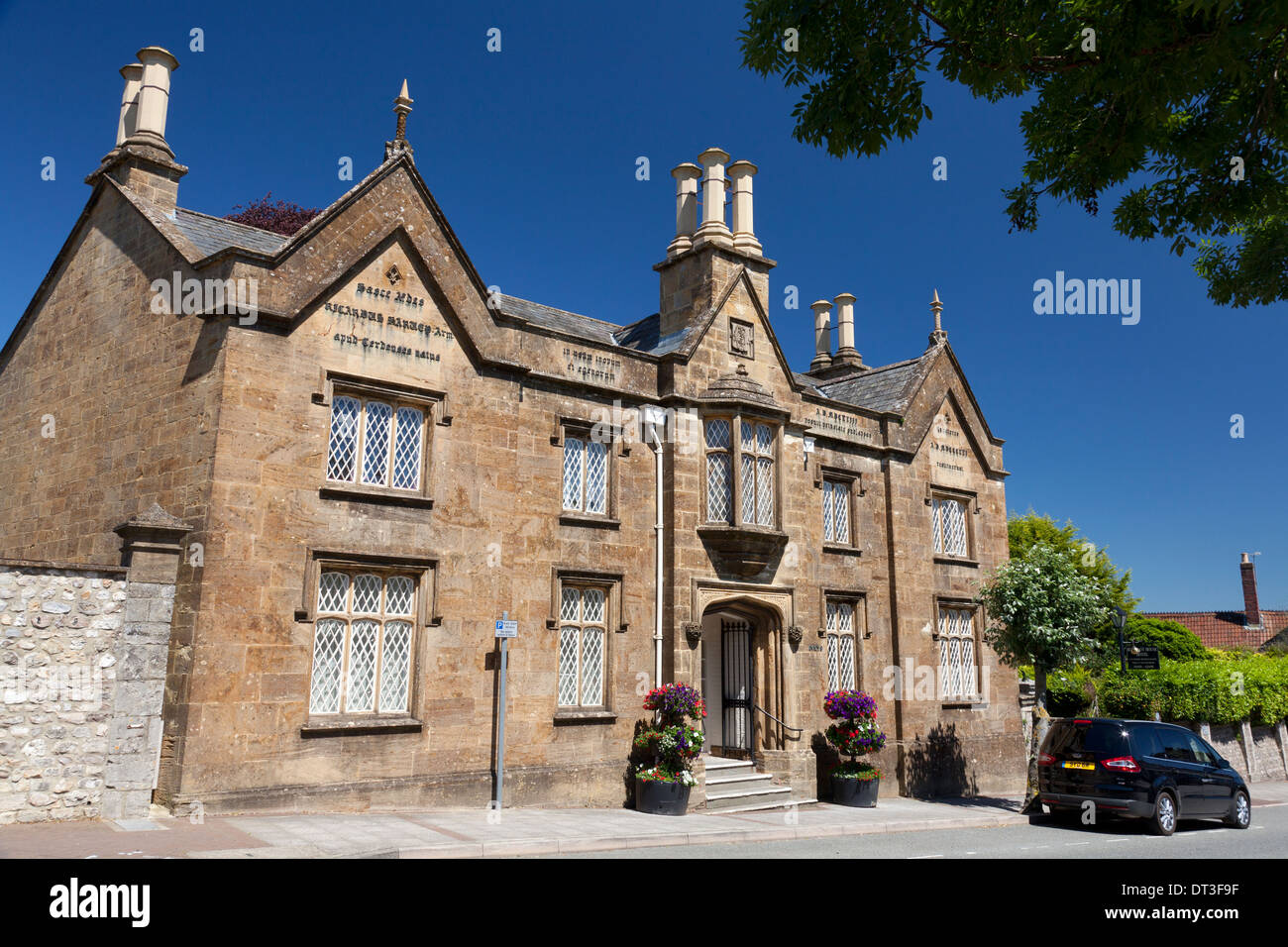 Harvey's Homes (formerly Harvey's Hospital and almshouses), Chard ...