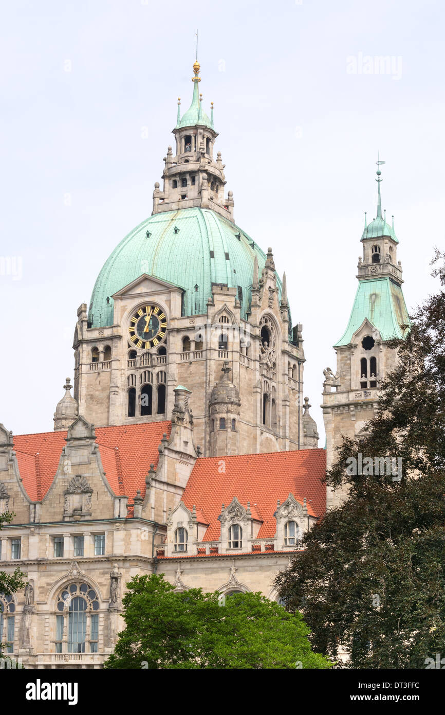 House of hanover symbol hi-res stock photography and images - Alamy