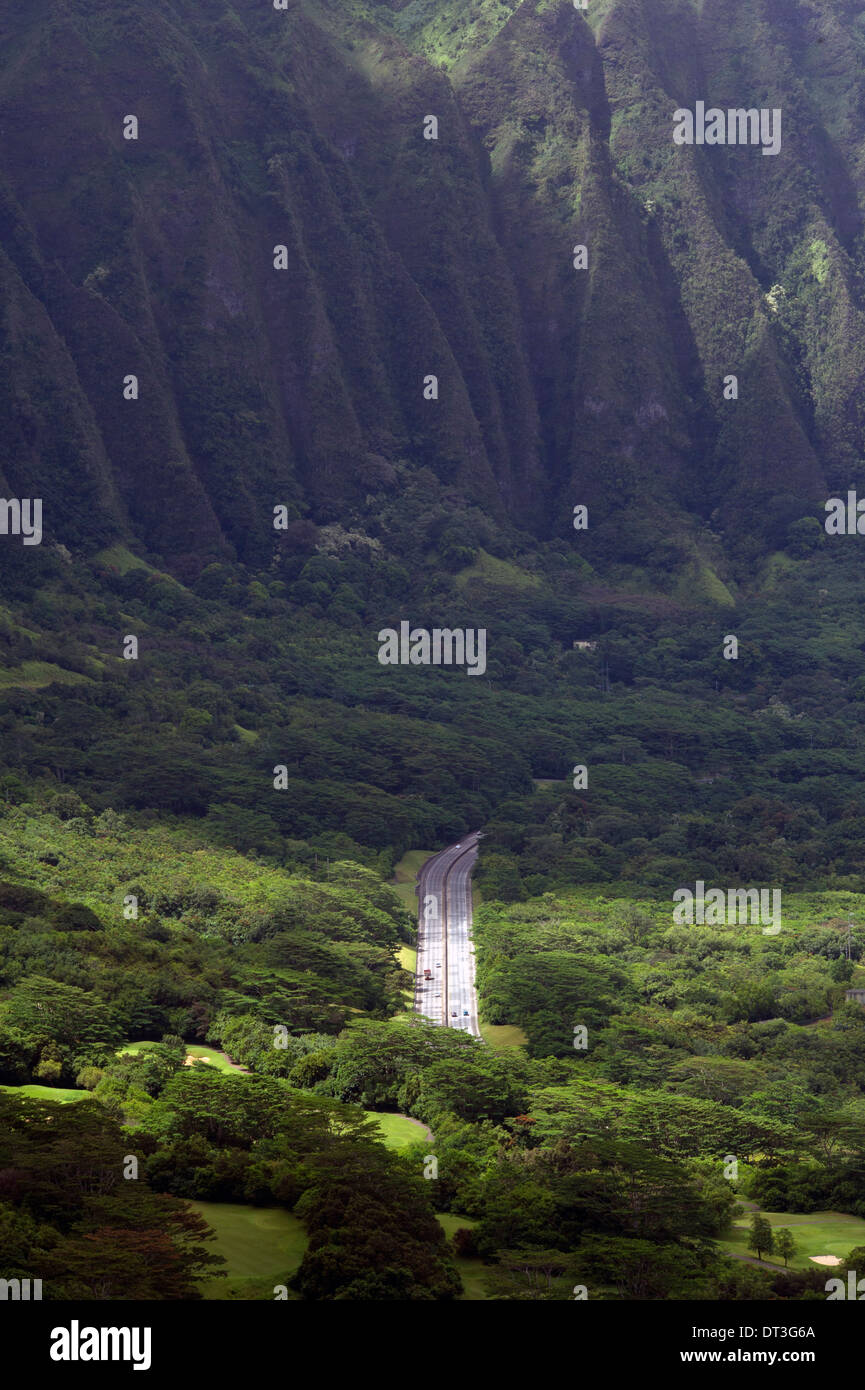 H3 Highway surrounded by jungle on Oahu Island, Hawaii Stock Photo - Alamy