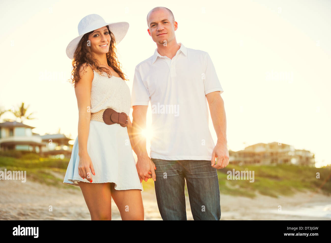 Happy couple in sun hi-res stock photography and images - Alamy