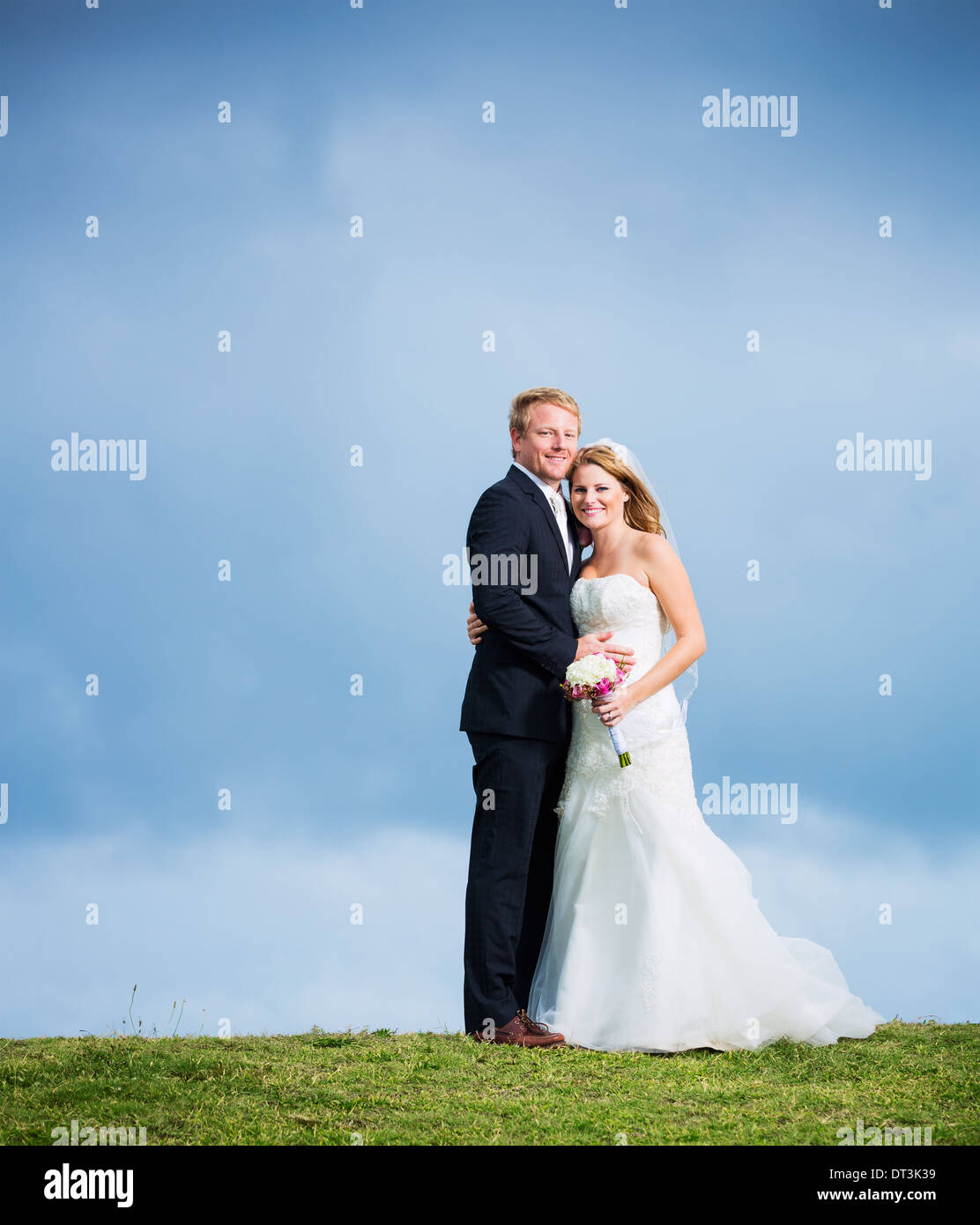 Wedding Couple, Happy Romantic Bride and Groom in Love Embracing Stock ...