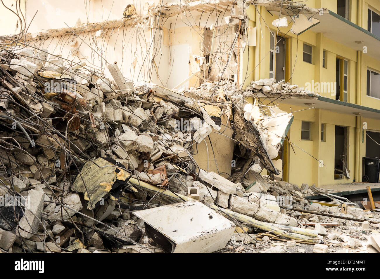 Building demolition hi-res stock photography and images - Alamy