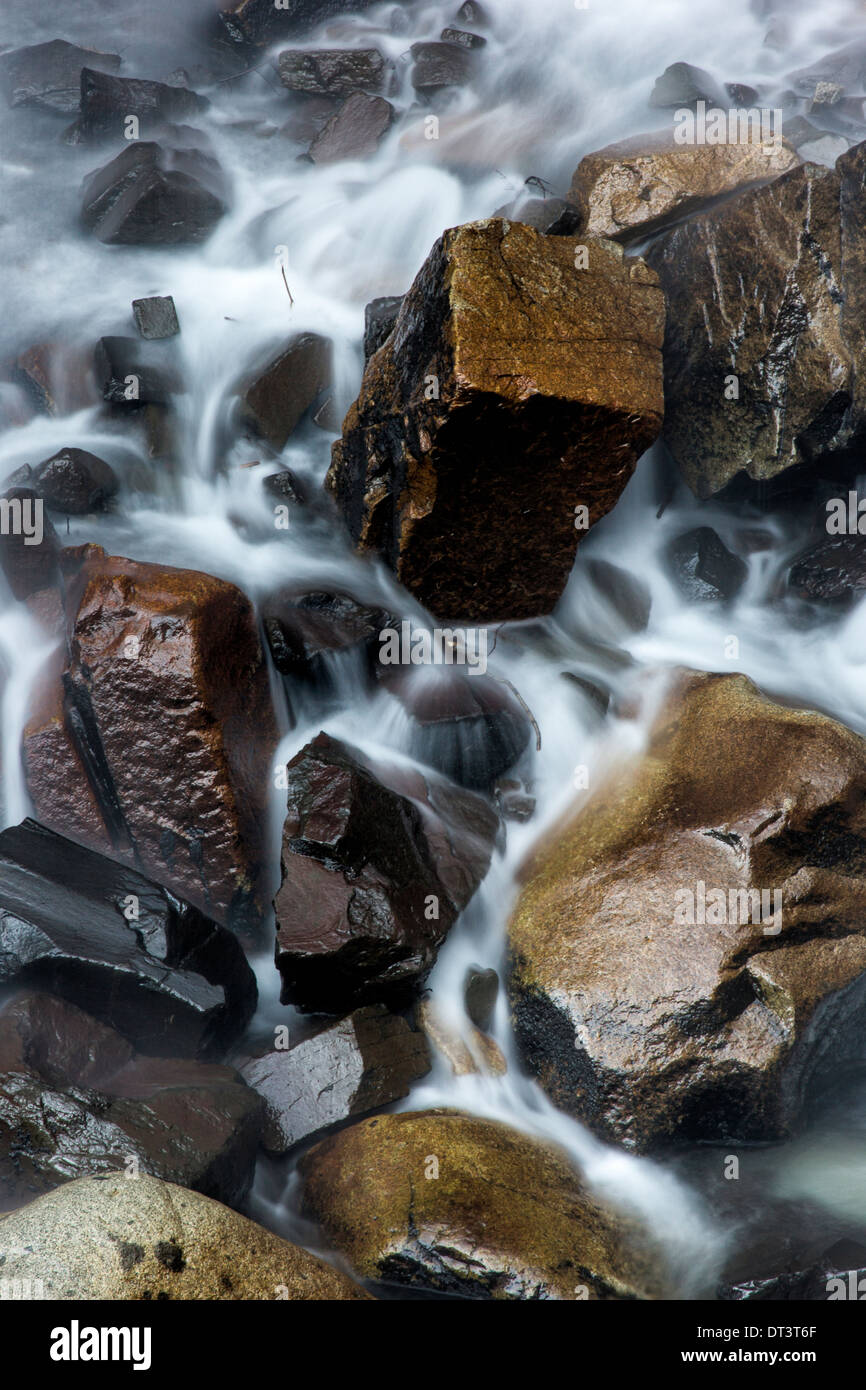 Rocks at the base of a waterfall hi-res stock photography and images ...