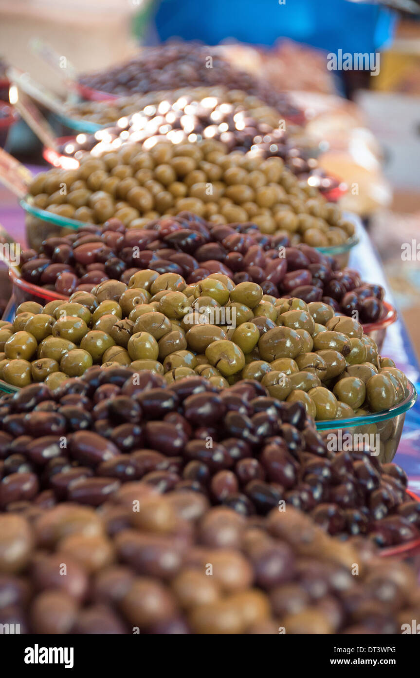 Olives market italy hi-res stock photography and images - Alamy