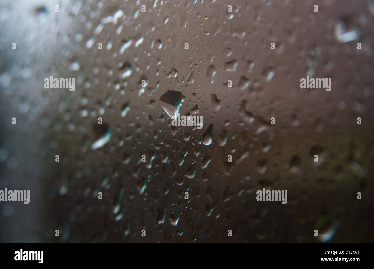 Raindrops window pane hi-res stock photography and images - Alamy