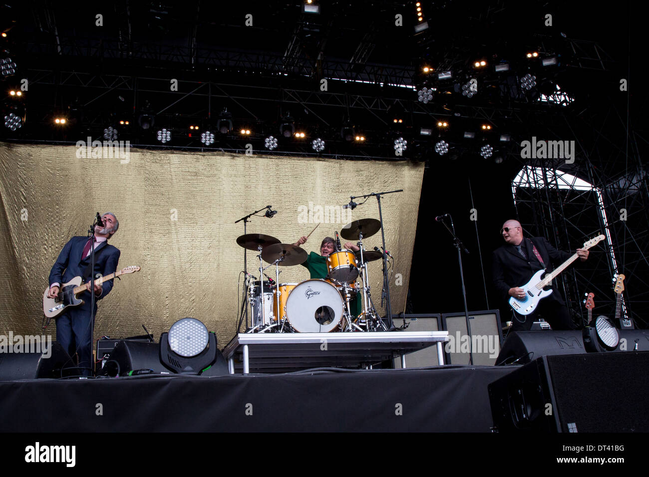 Triggerfinger hi-res stock photography and images - Alamy