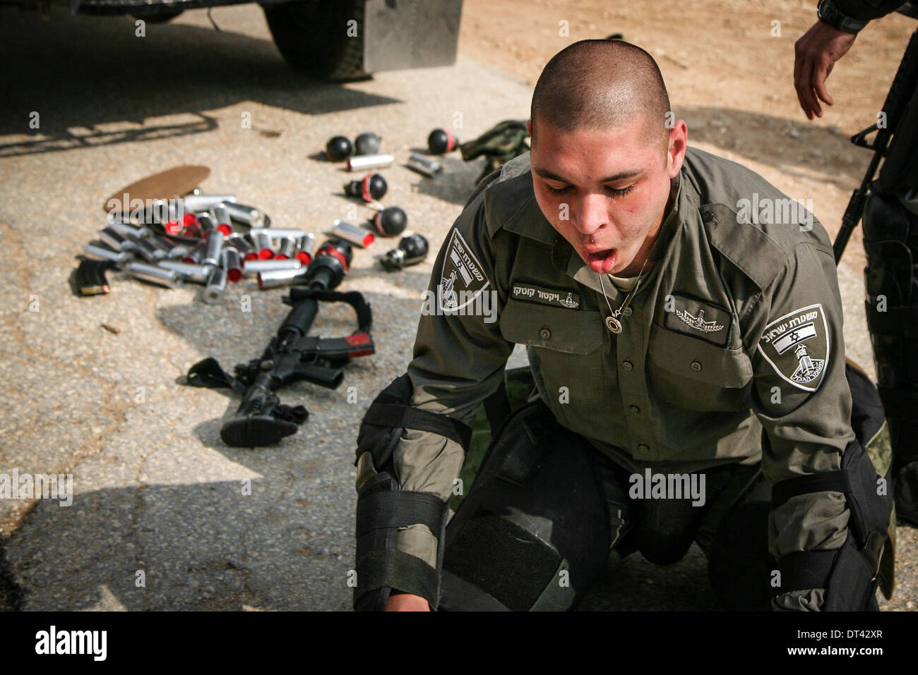Soldiers chasing hi-res stock photography and images - Alamy
