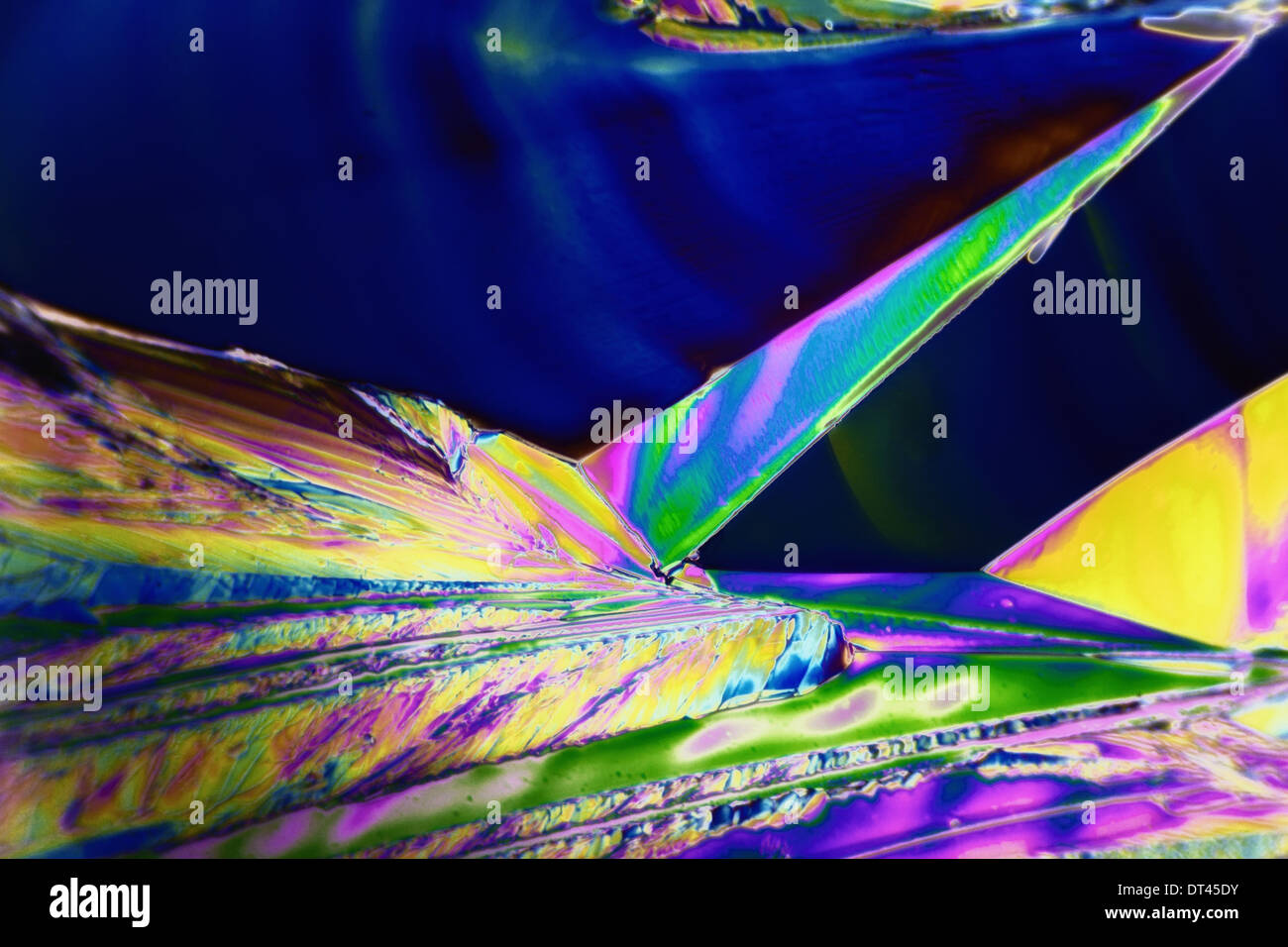 Microcrystals of tartaric acid in polarized light Stock Photo - Alamy