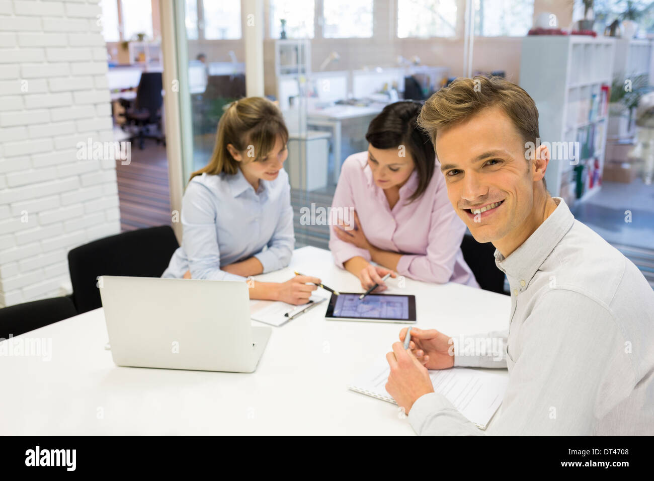 Business man suit desk hi-res stock photography and images - Alamy