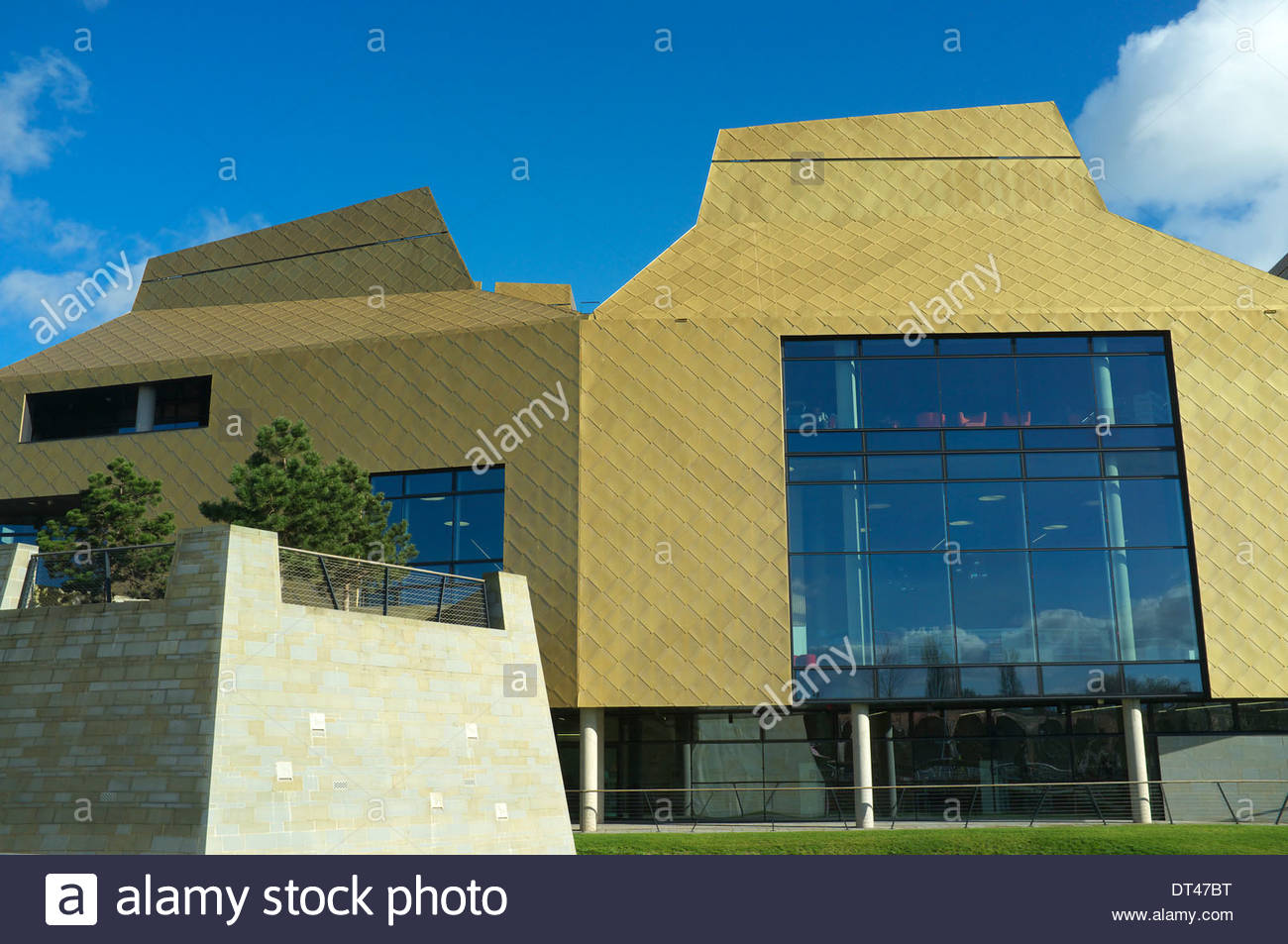 Hive Building High Resolution Stock Photography and Images - Alamy
