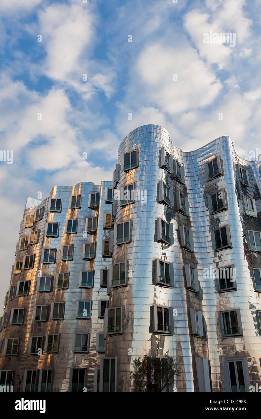 City modern architecture hi-res stock photography and images - Alamy