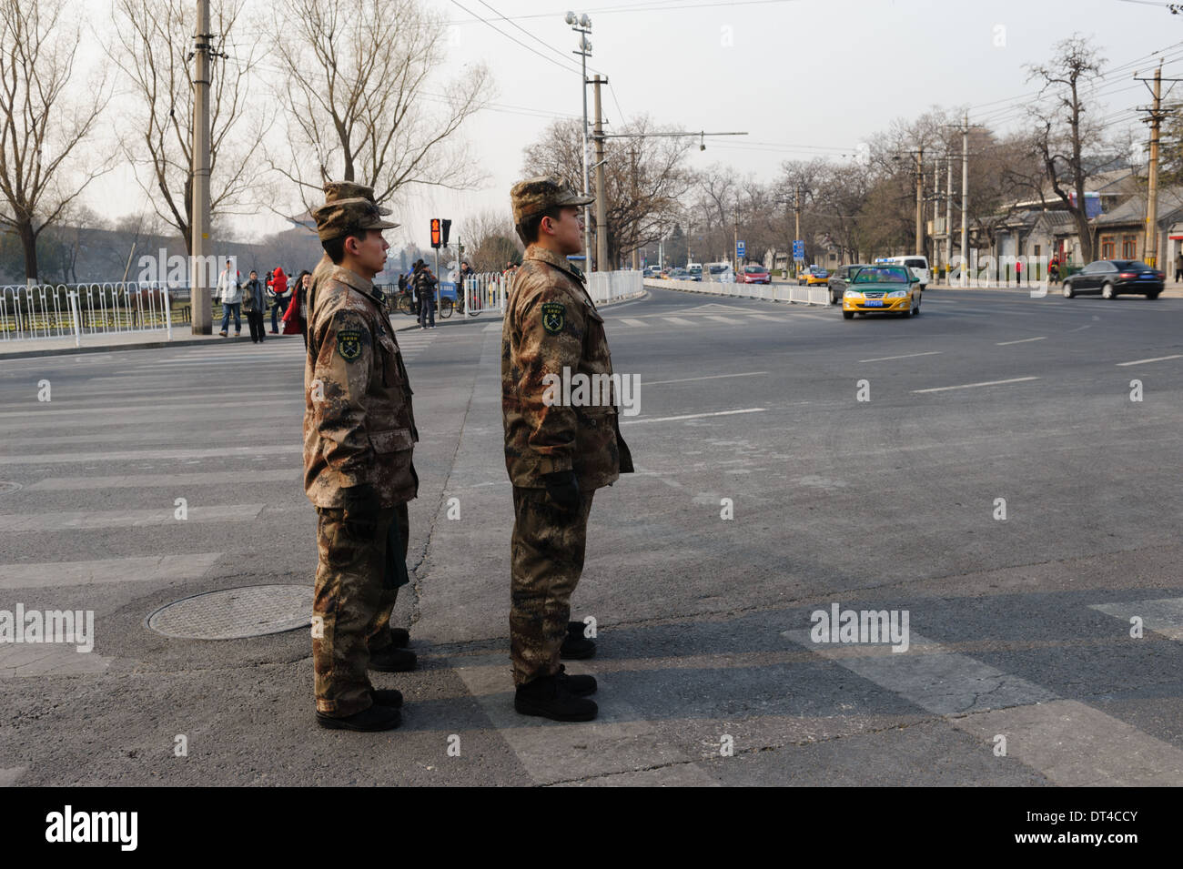 Row wait hi-res stock photography and images - Alamy