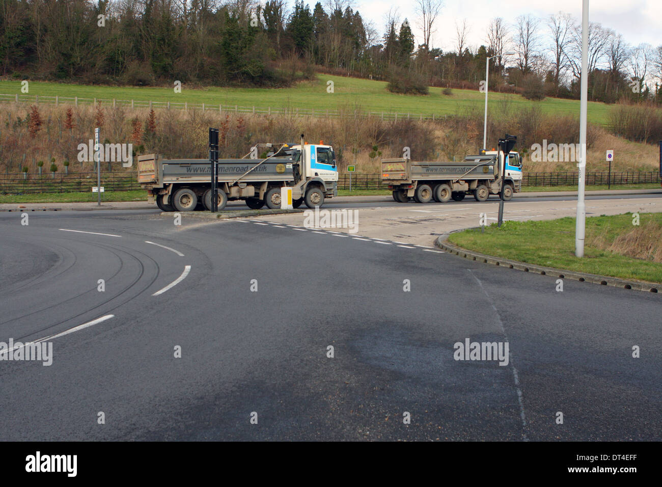 8 wheel tipper lorry hi-res stock photography and images - Alamy