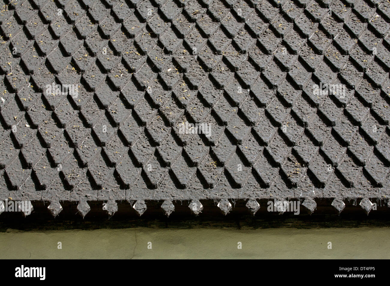 Wooden roof texture. Tarry Stock Photo - Alamy