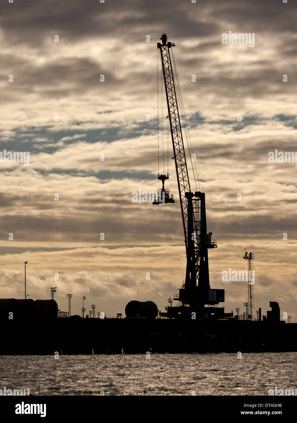 Load dock hi-res stock photography and images - Alamy
