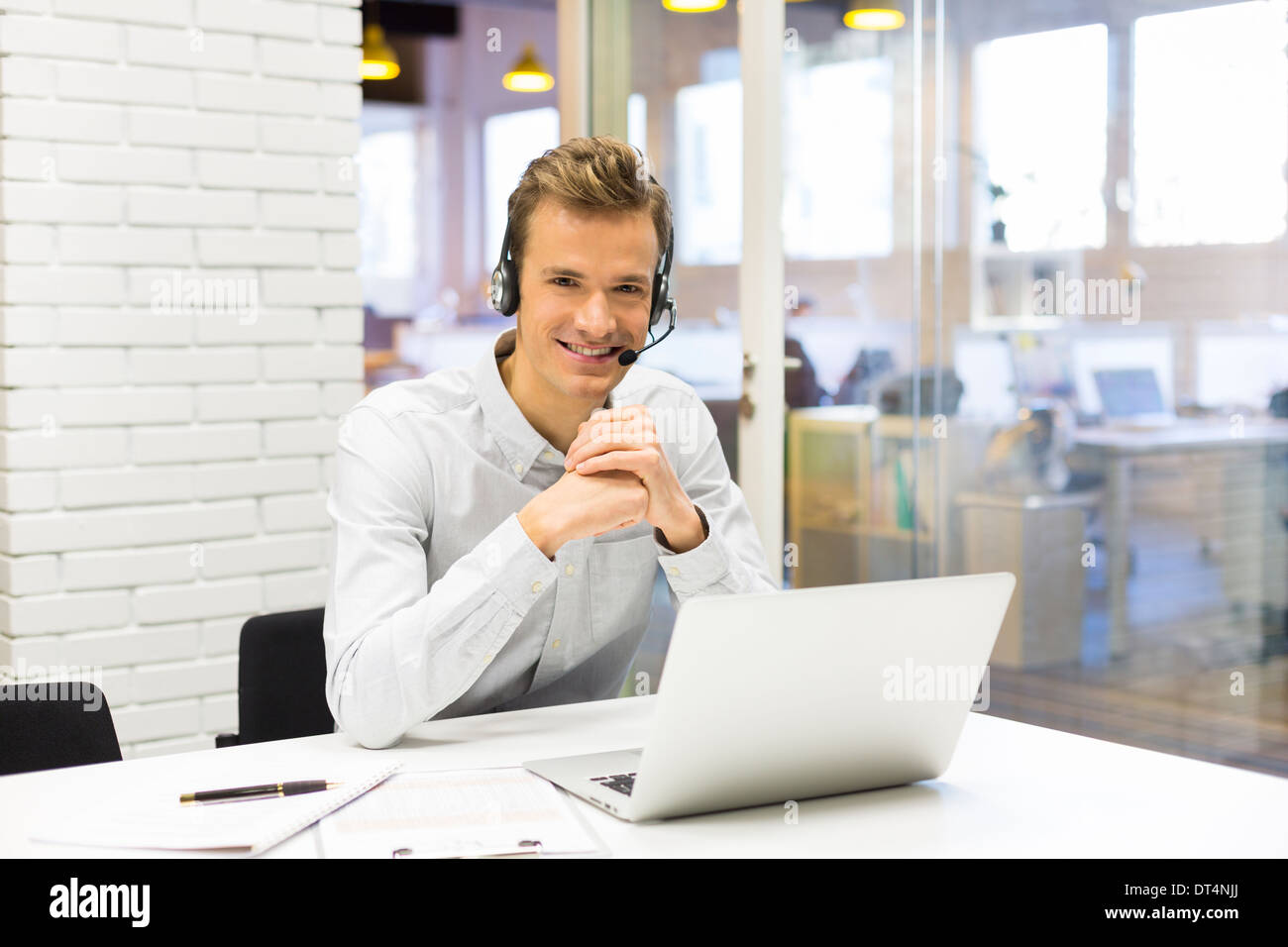 Video conference camera hi-res stock photography and images - Alamy