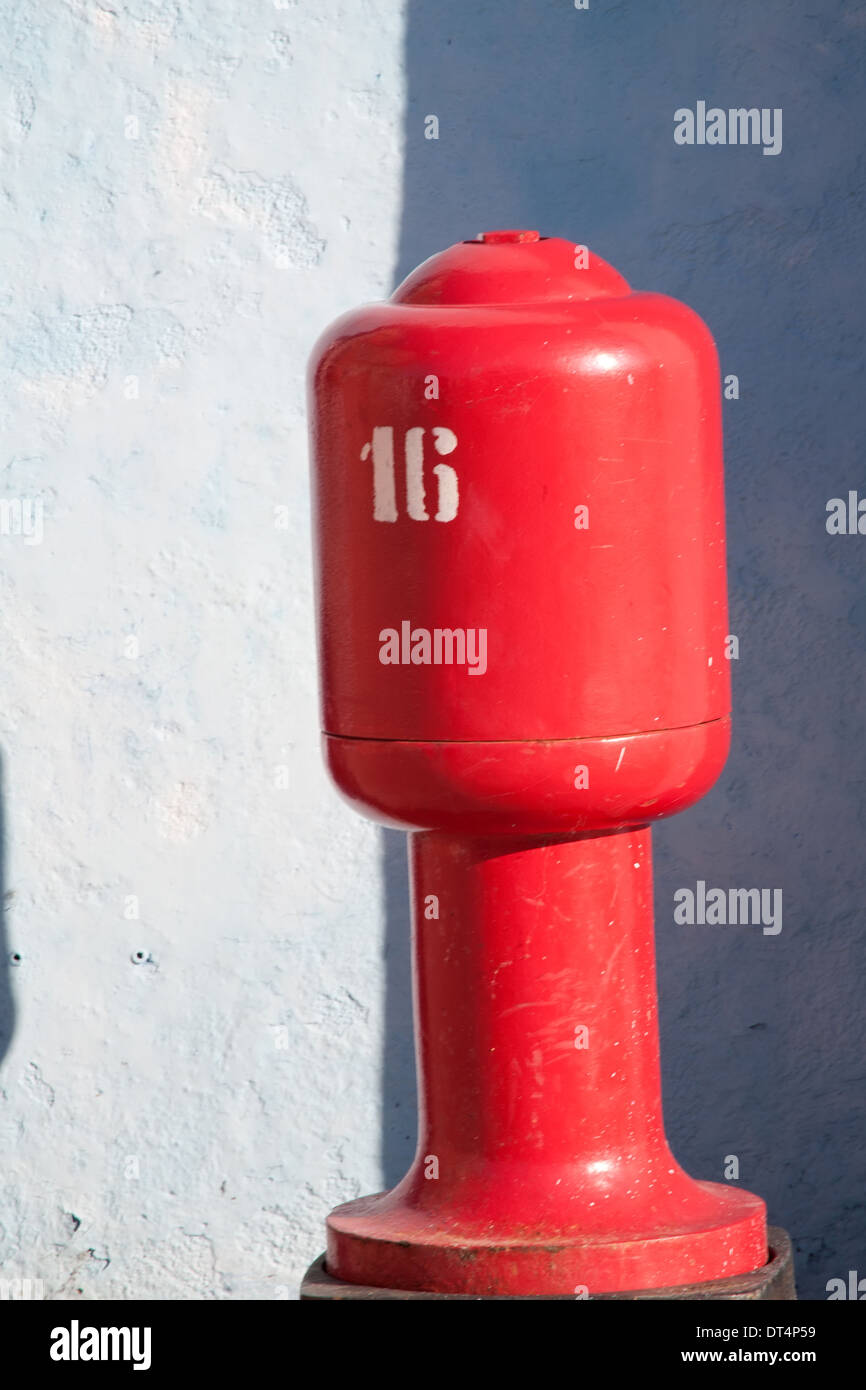 Single fire hydrant hi-res stock photography and images - Alamy