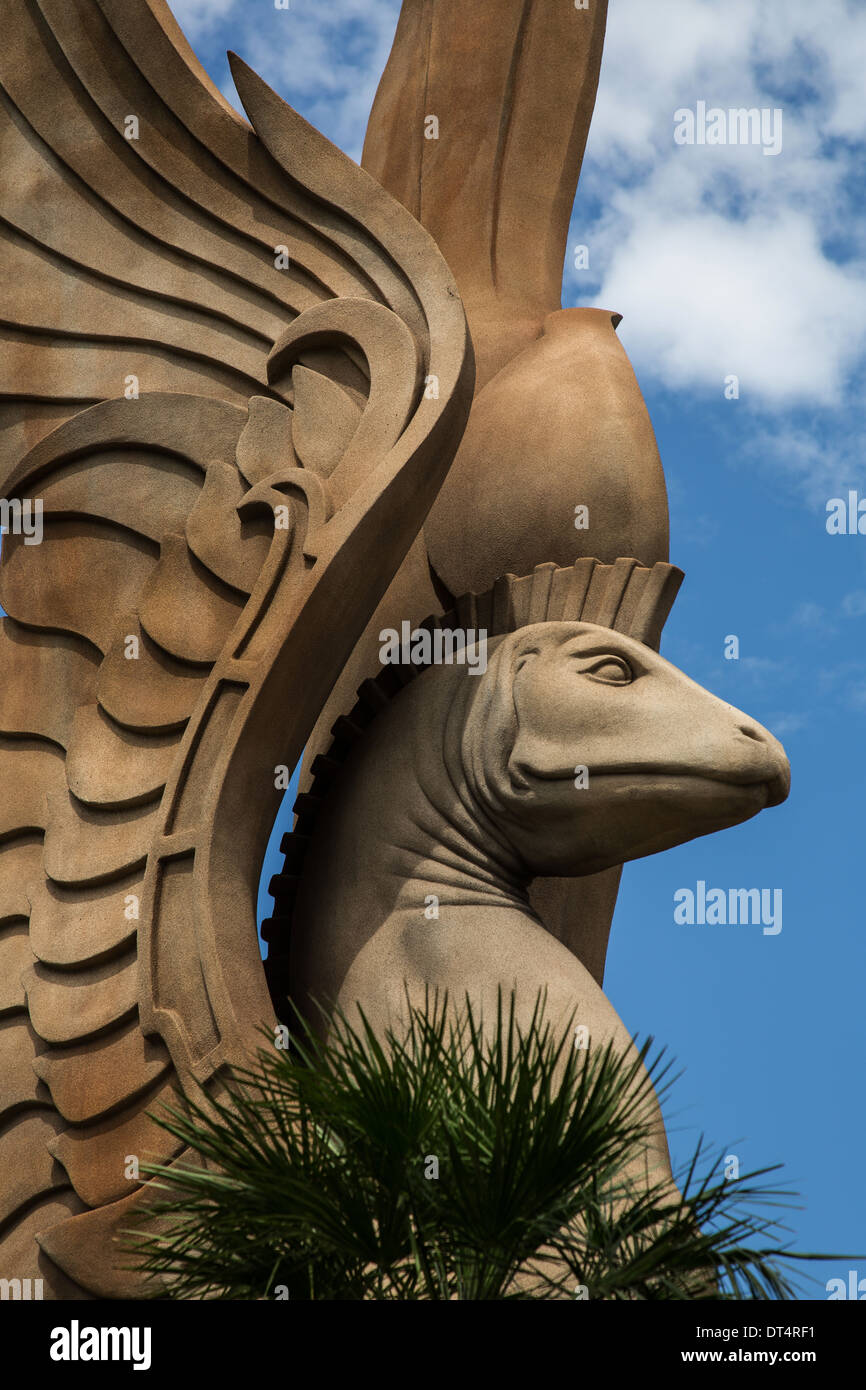 Statue of mythical creature hi-res stock photography and images - Alamy