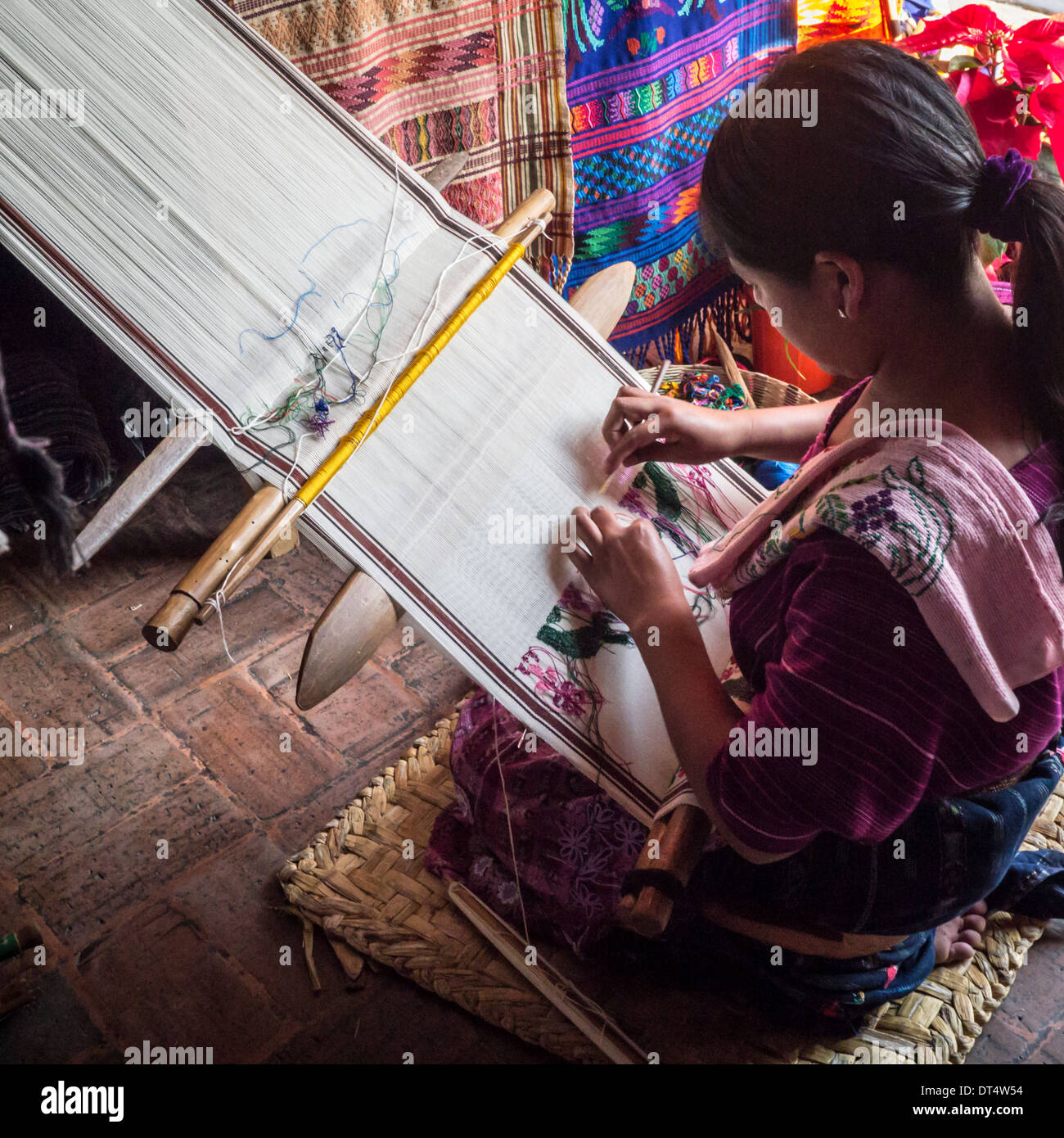 Traditional guatemalan weaving hi-res stock photography and images - Alamy
