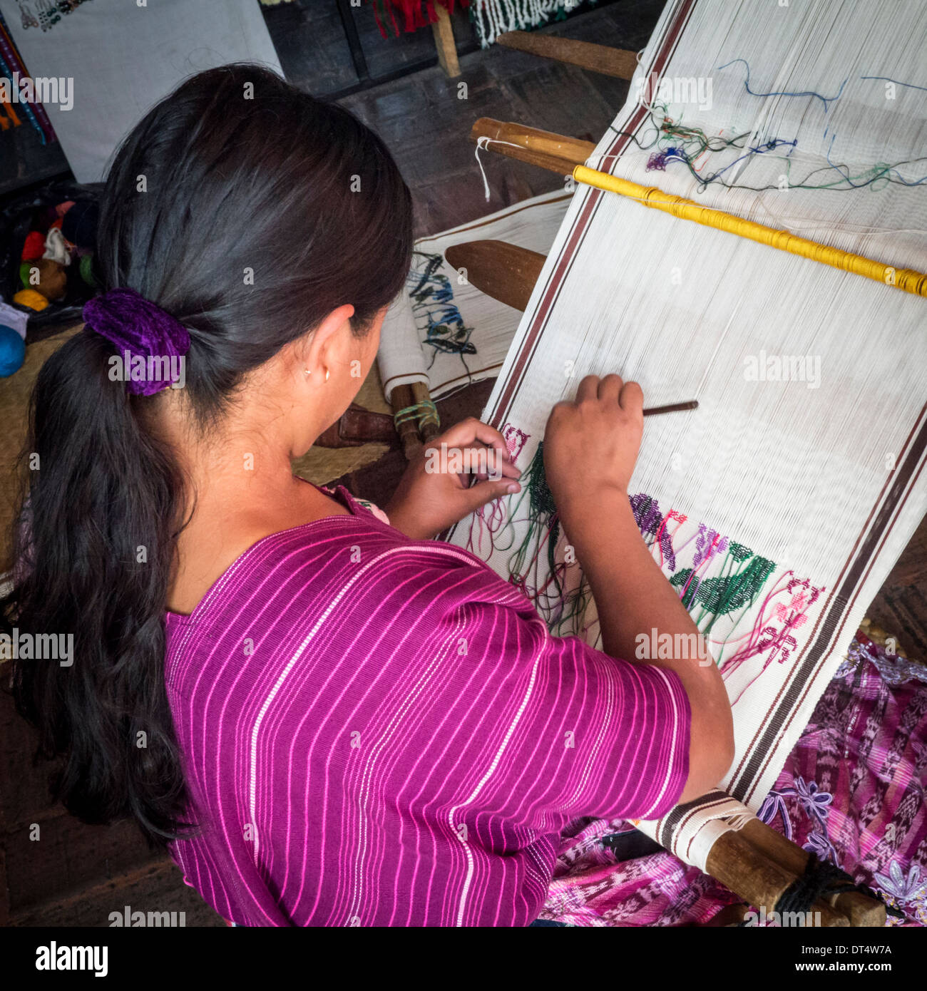 Traditional guatemalan weaving hi-res stock photography and images - Alamy